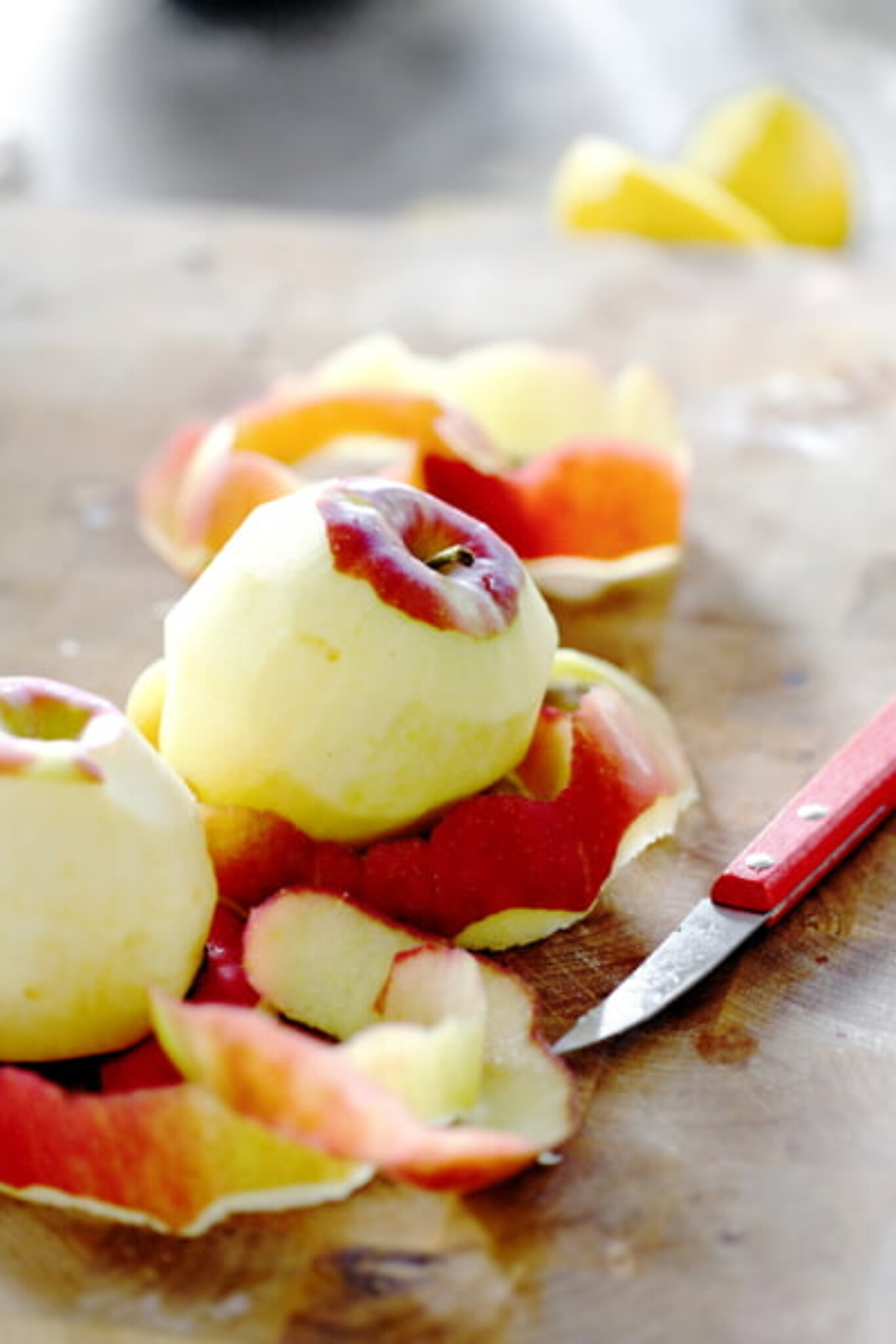 appelboter maken: zo gebruik je al je appelschillen en klokhuizen | delicious.magazine