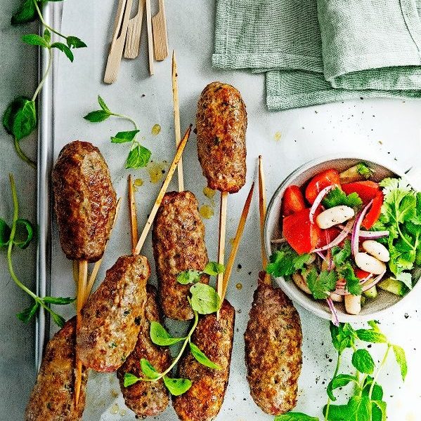 aan deze (originele) stokjes kun je ook saté rijgen | delicious.magazine