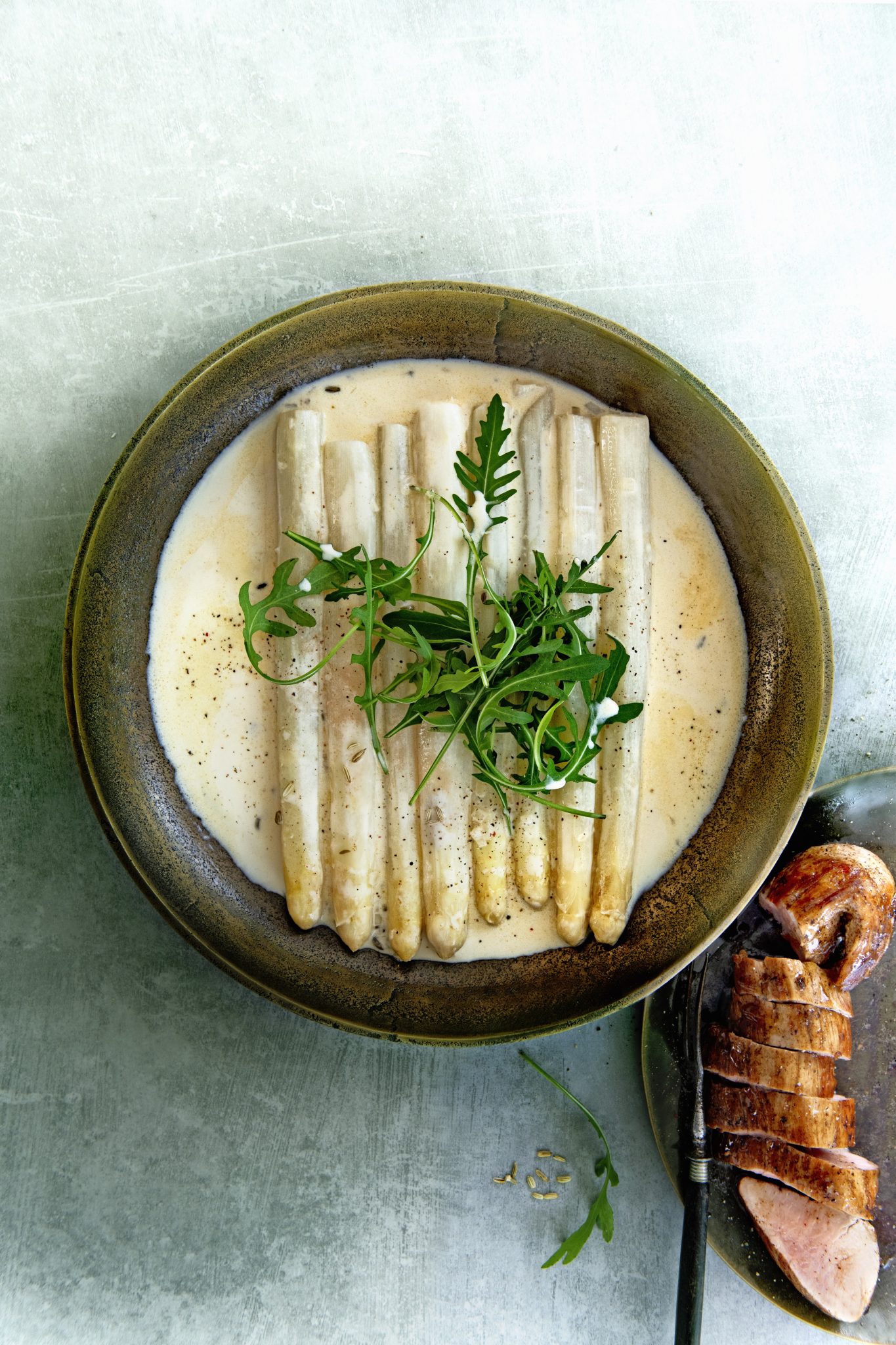Asperges in saus met varkenshaas | delicious.magazine