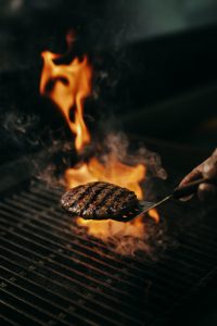 aan deze (originele) stokjes kun je ook saté rijgen | delicious.magazine