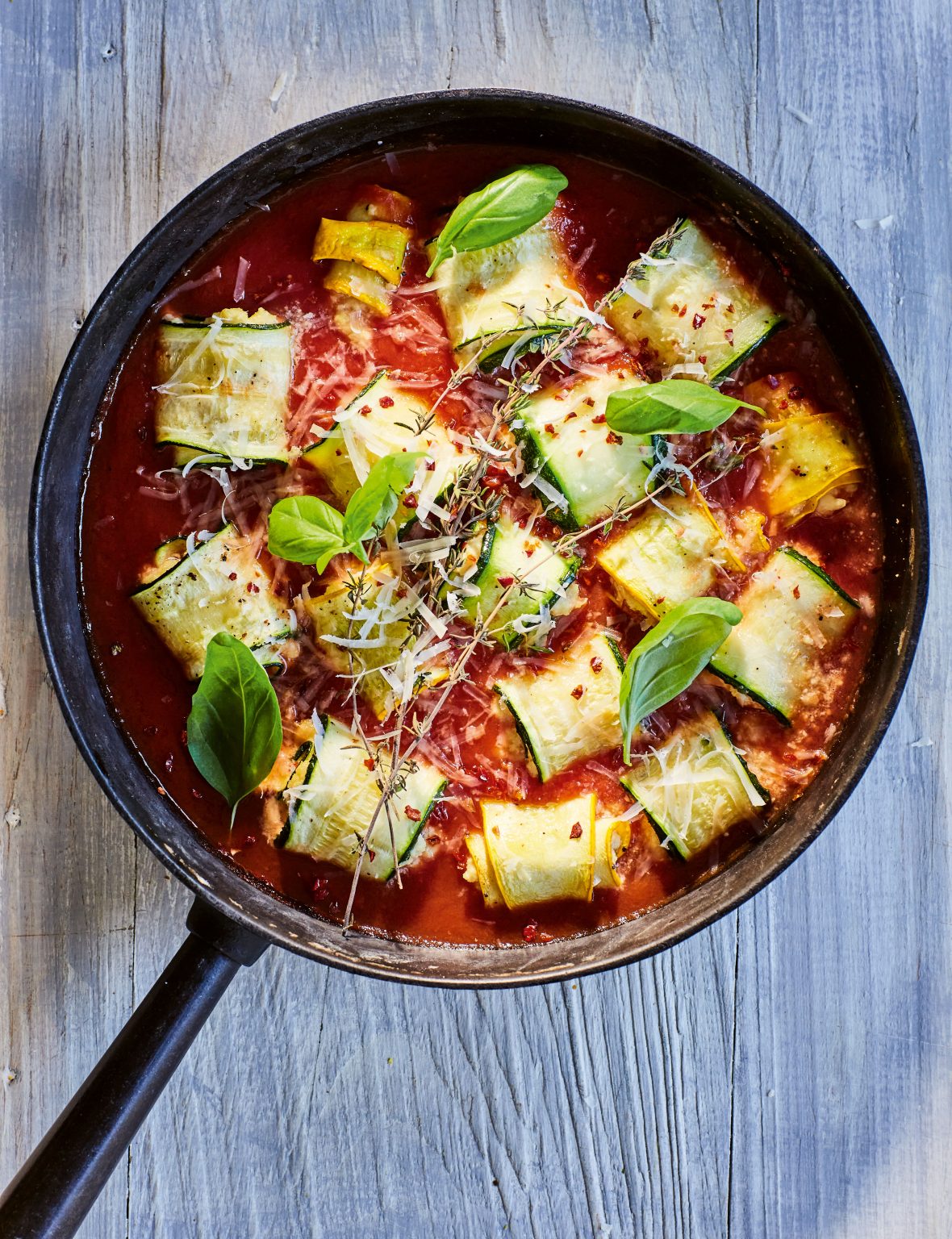 involtini van gegrilde courgette en miso-amandelricotta van Max La ...