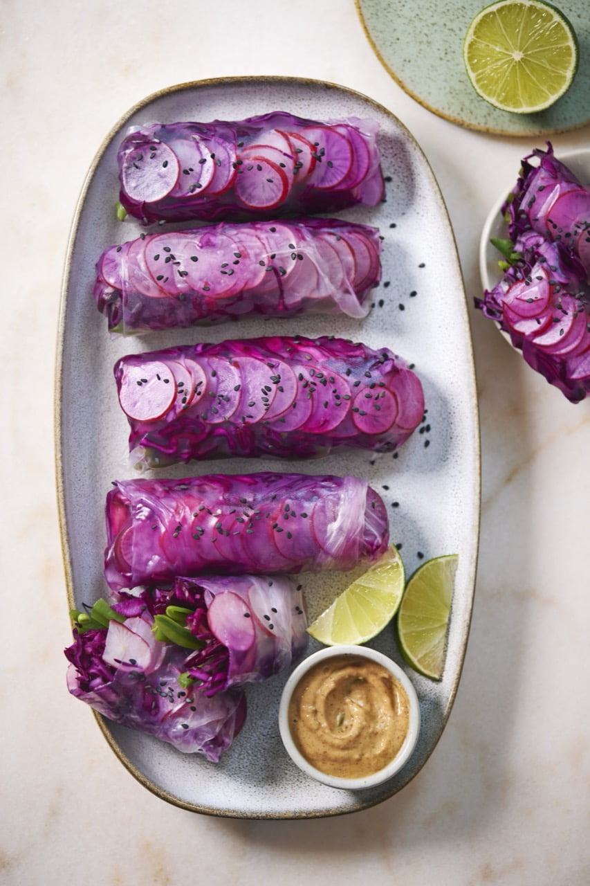 spring rolls met lentegroente & rode kool | delicious.magazine