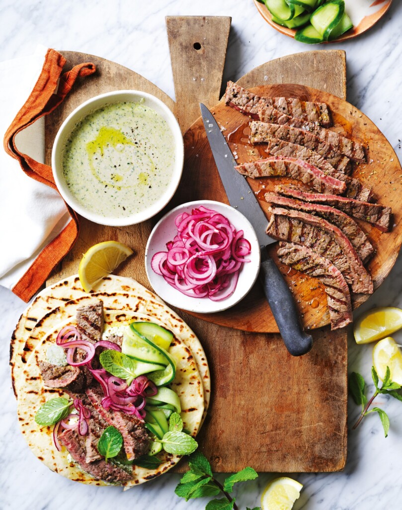 fajita's met bavette en zoetzure ui | delicious.magazine