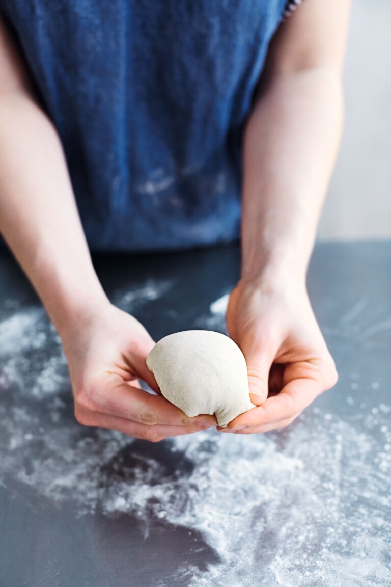 zelf bagels maken! zo pak je het stap voor stap aan | delicious.magazine