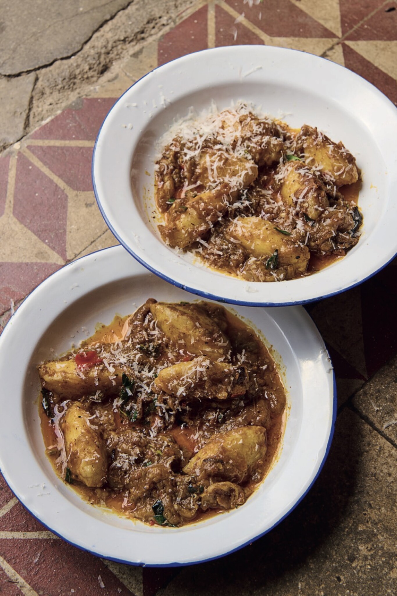 zoete-aardappelgnocchi met gekruide aubergineragout uit Fusão ...