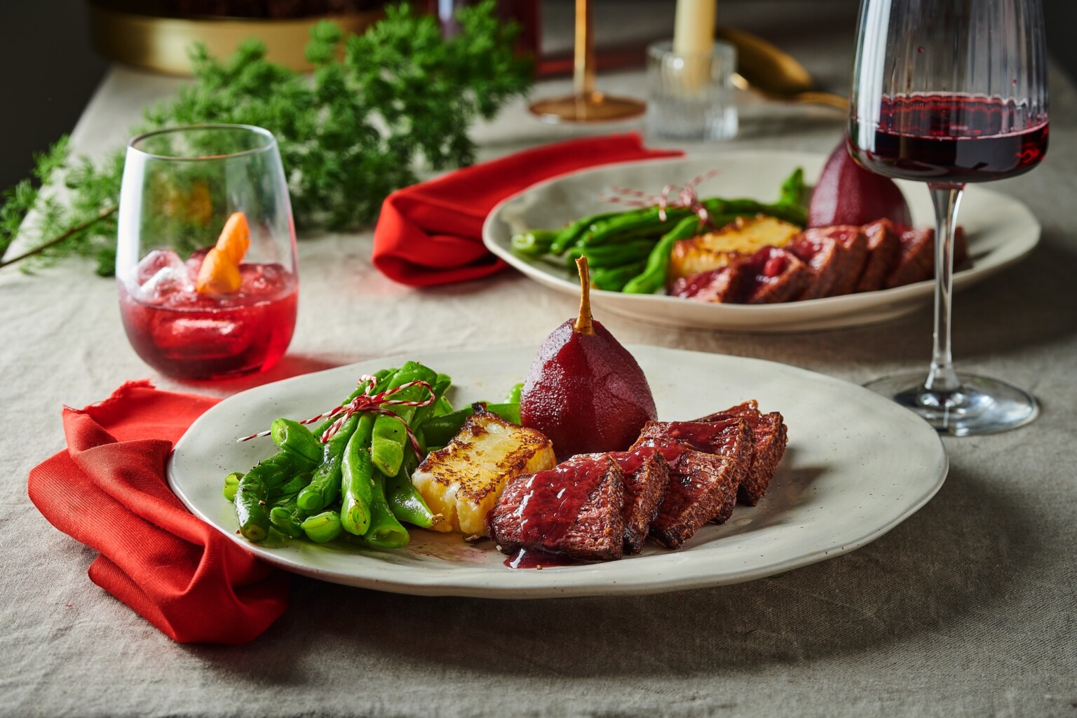 Redefine Flank Steak met rode portsaus | delicious.magazine